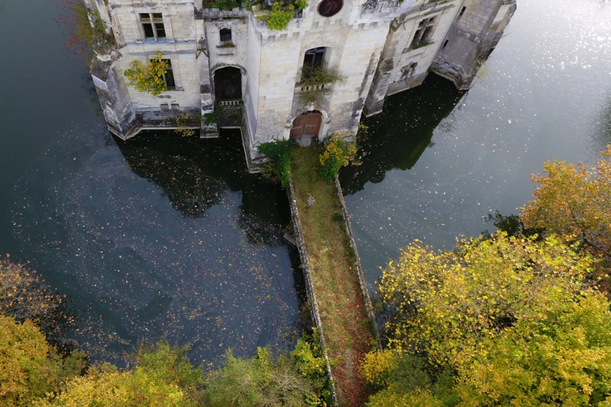 The abandoned chateau | Correspondent