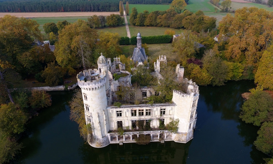 The abandoned chateau | Correspondent