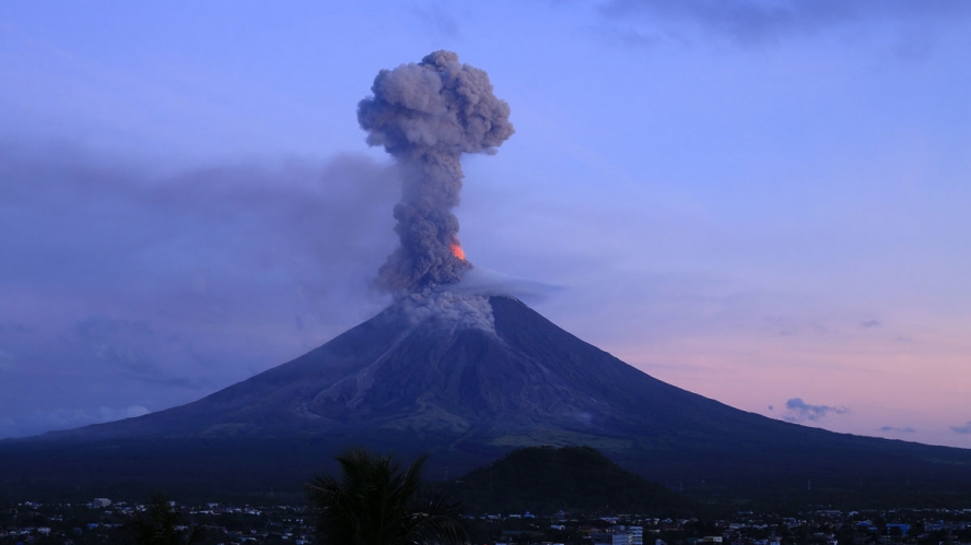 In love with Mayon | Correspondent