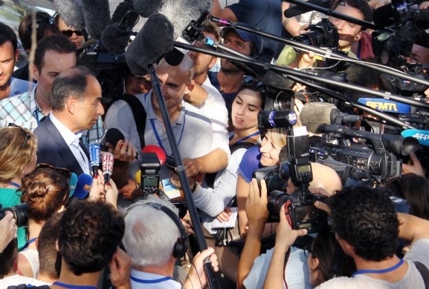 How to survive a media scrum | Correspondent