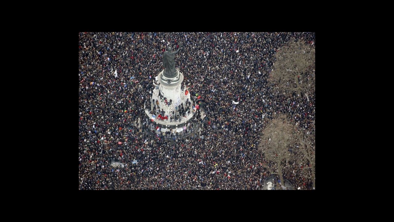 Capturing a human tide on camera | Correspondent